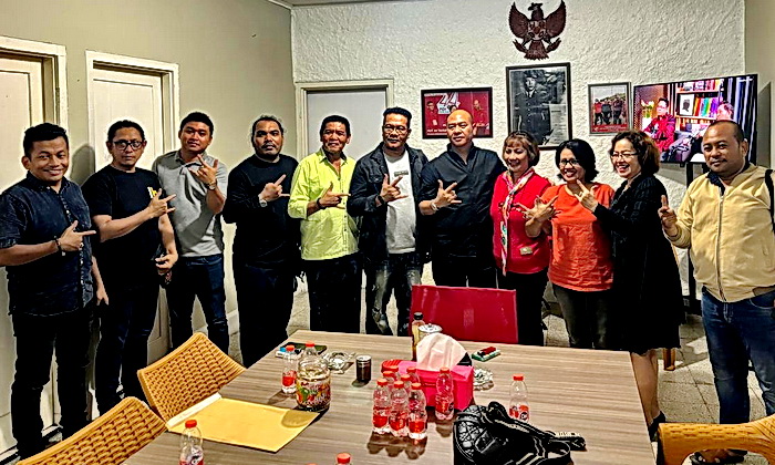 Keturunan Guru Patimpus, silaturahmi dengan Dr Nikson Nababan